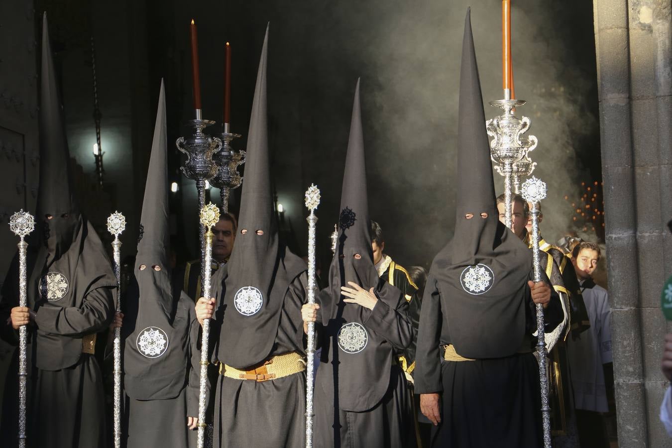 En Imágenes Estación De Penitencia De Los Javieres Este Martes Santo